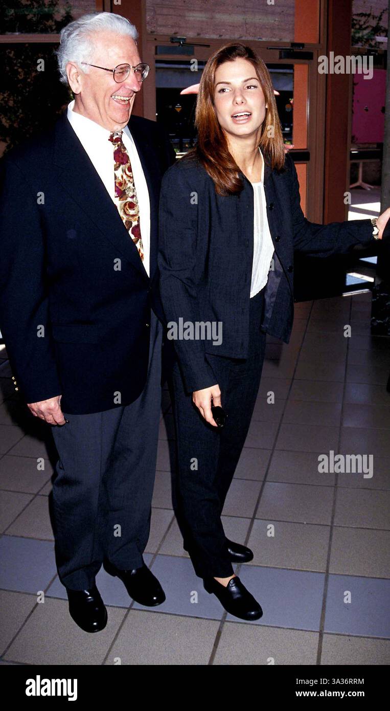 July 18, 2005 - k1210fb.''WHILE YOU WERE SLEEPING''.PREMIERE.SANDRA ...