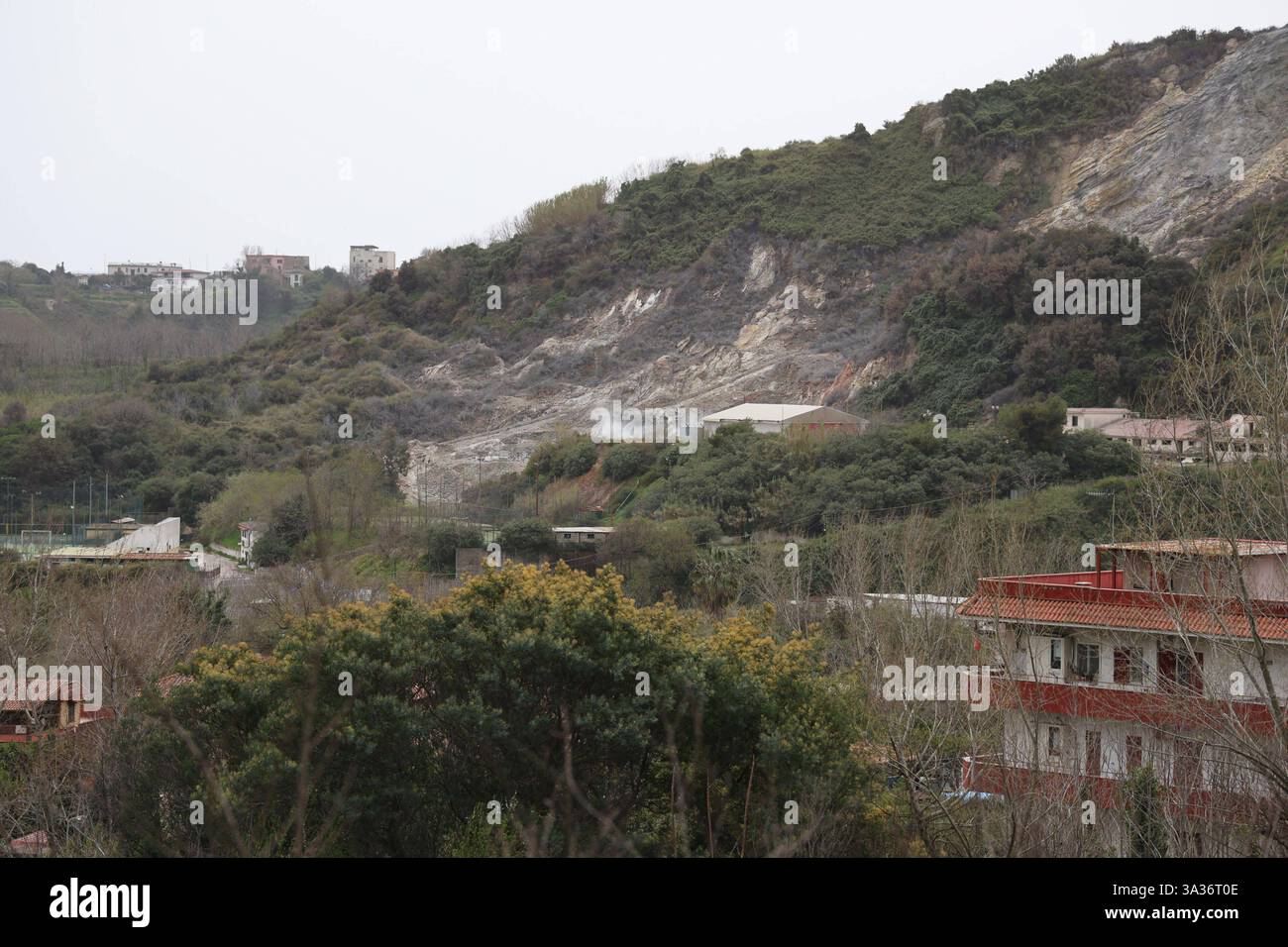 Areas affected by the earthquake between Bagnoli, Pozzuoli Naples 03/14 ...