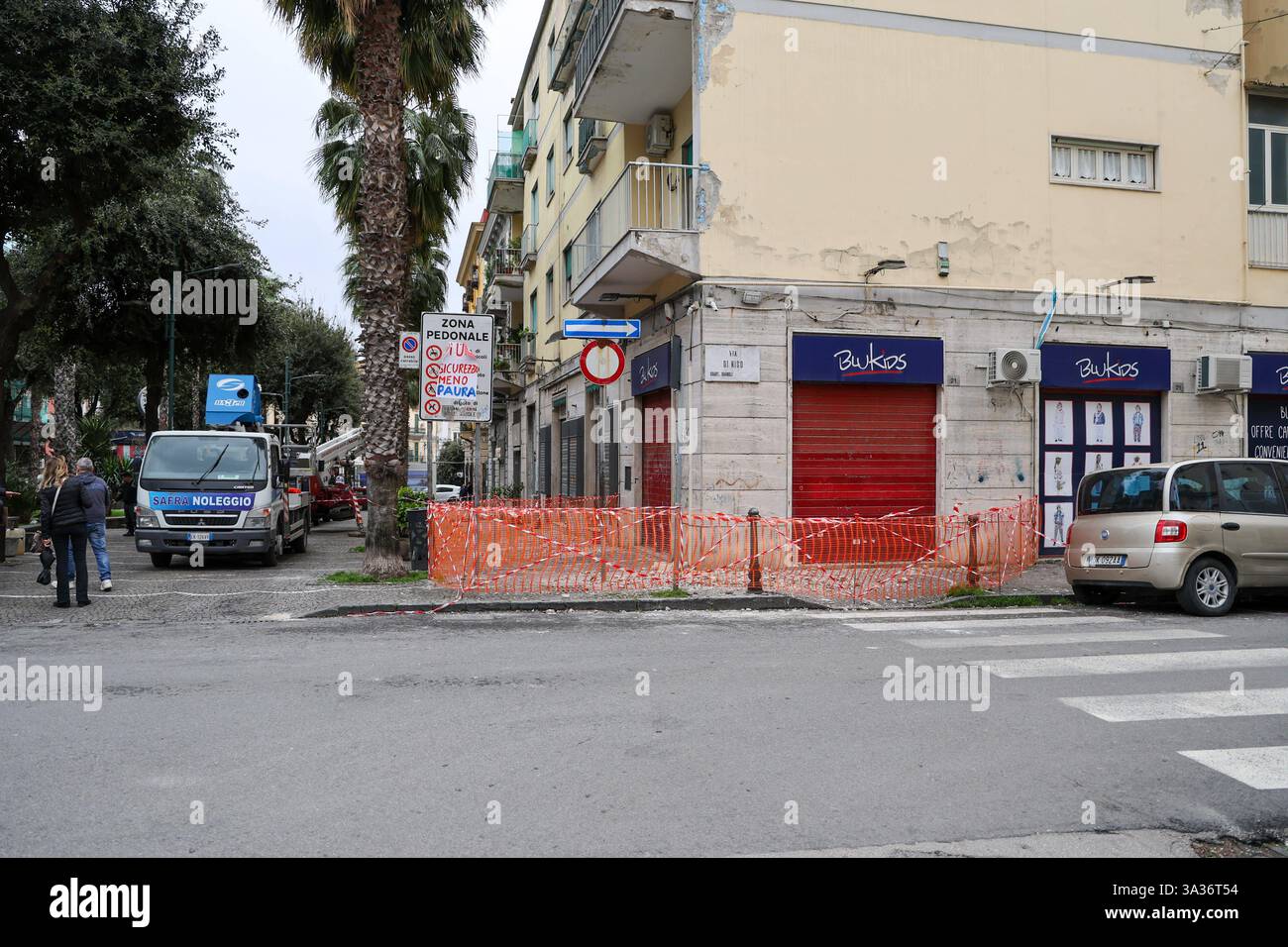 Areas affected by the earthquake between Bagnoli, Pozzuoli Naples 03/14 ...