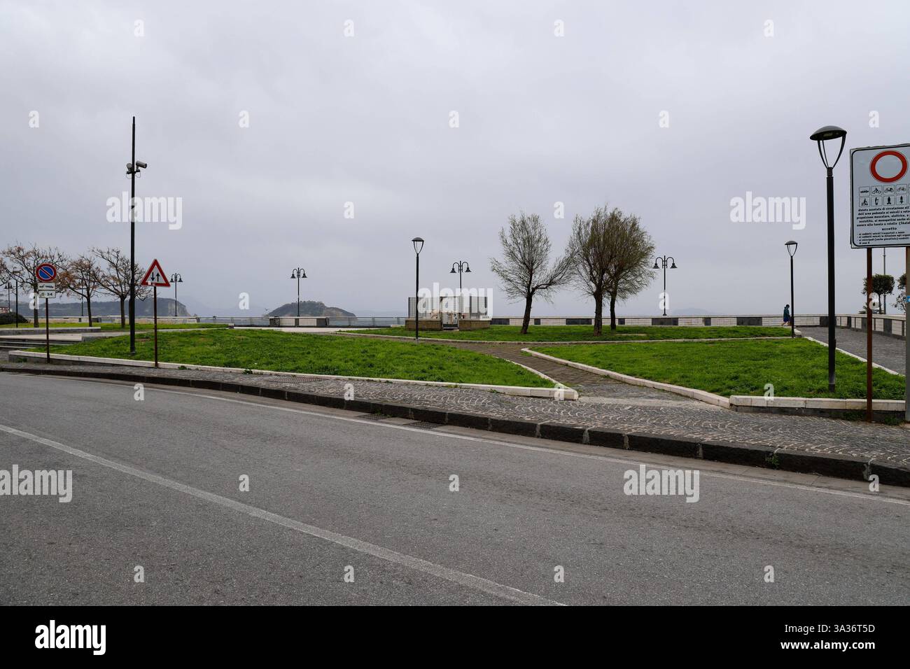 Areas affected by the earthquake between Bagnoli, Pozzuoli Naples 03/14 ...