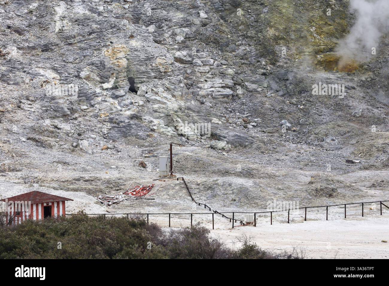Areas affected by the earthquake between Bagnoli, Pozzuoli Naples 03/14 ...