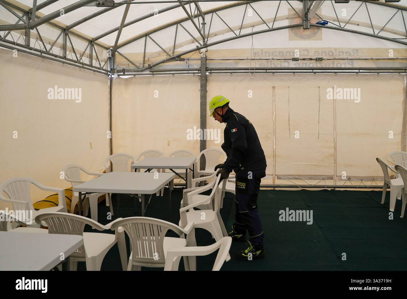 Napoli, Campania, Italia. 14th Mar, 2025. Naples 03/14/2025 damage ...