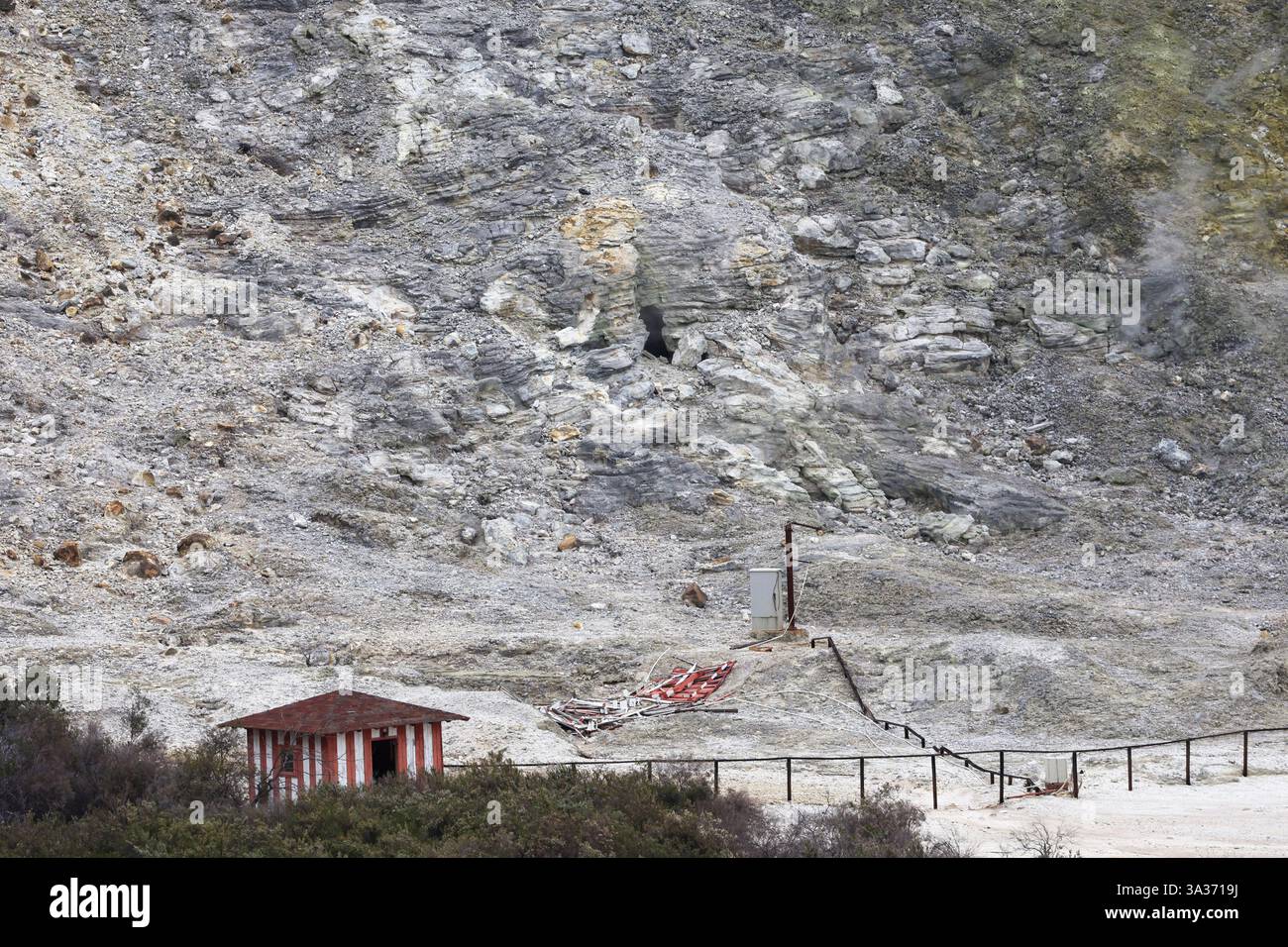 March 14, 2025, Napoli, Campania, Italia: Naples 03/14/2025 damage ...