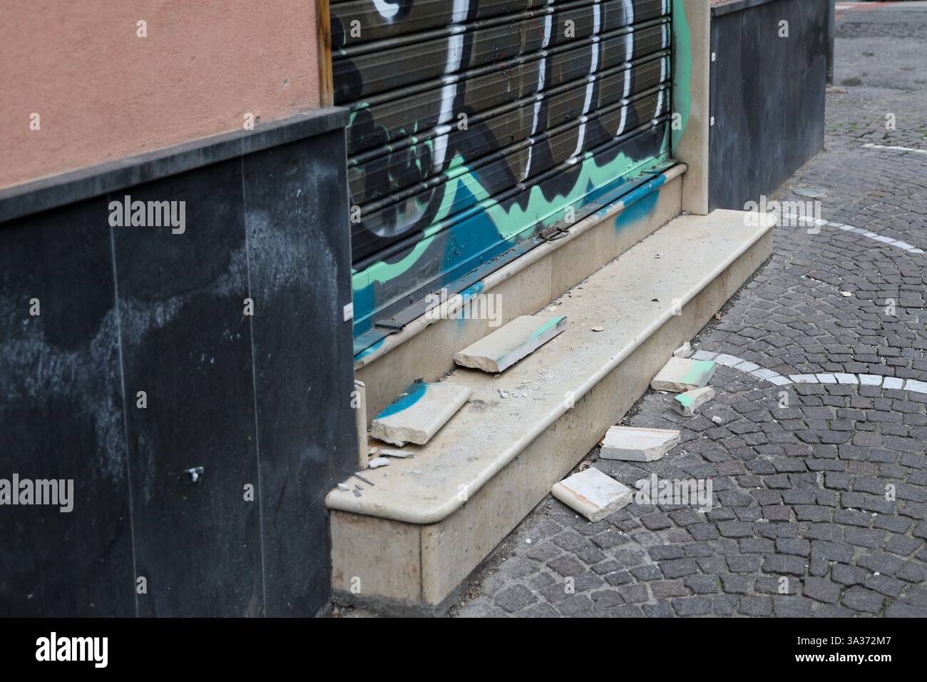 Napoli, Campania, Italia. 14th Mar, 2025. Naples 03/14/2025 damage ...