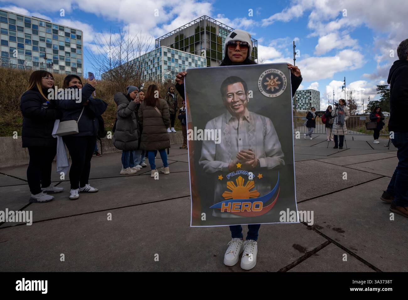 Supporters of Philippine President Rodrigo Duterte demonstrate outside ...