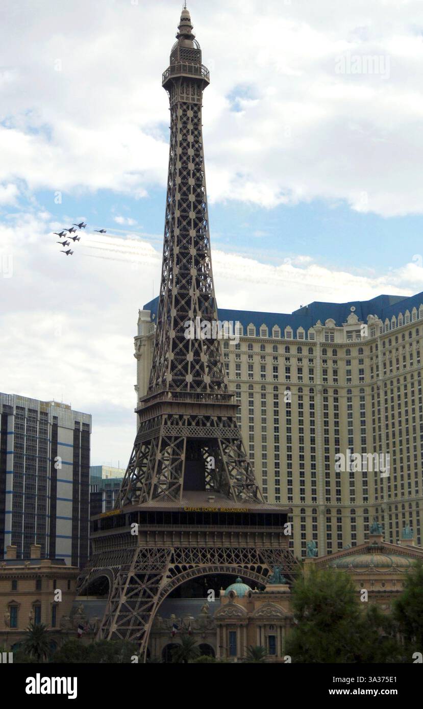 Nov 10, 2005; Las Vegas, NV, USA; The U.S. Air Force Thunderbirds fly ...