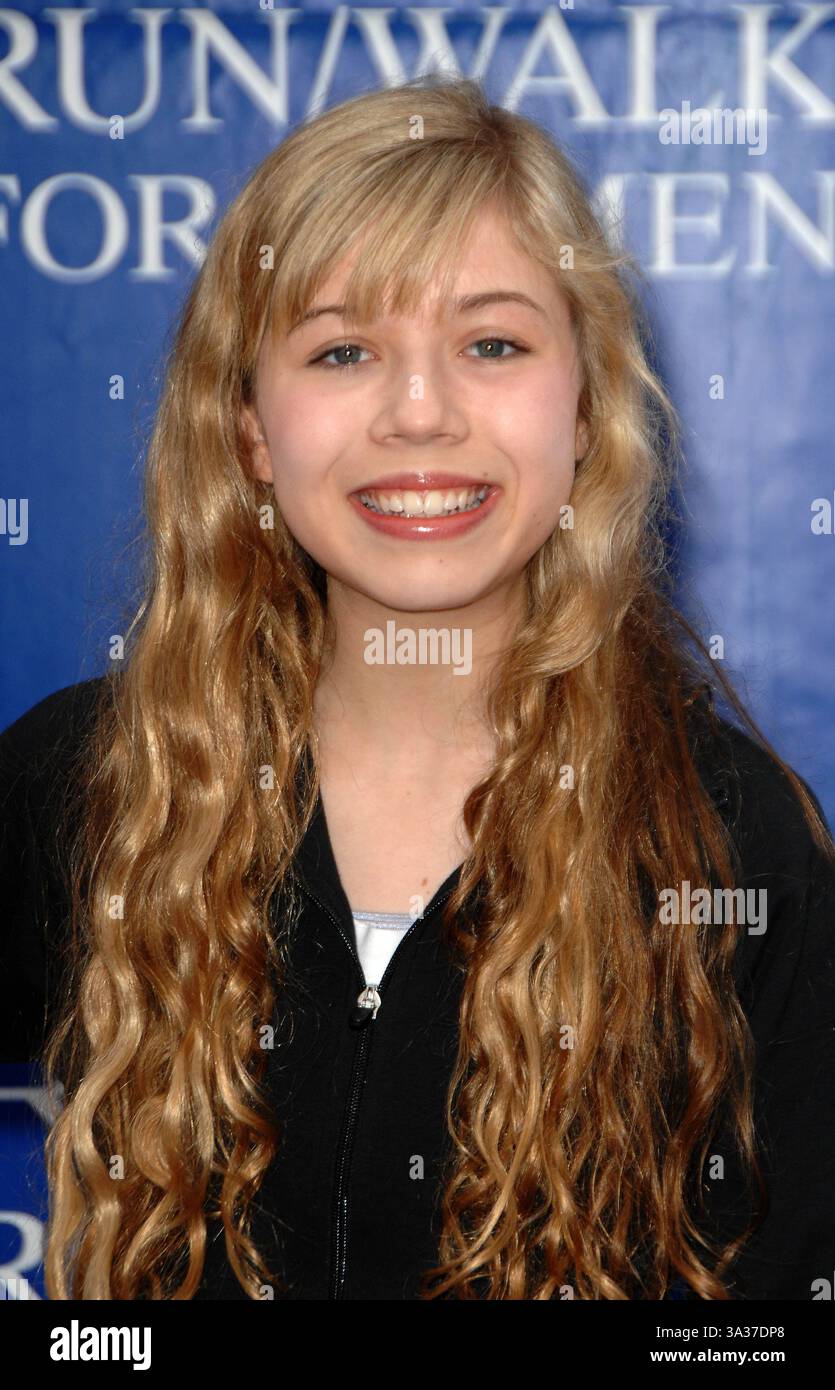 May 11, 2008 - 15th Annual EIF Revlon Run/Walk for Women at the Los Angeles Memorial Coliseum in ...