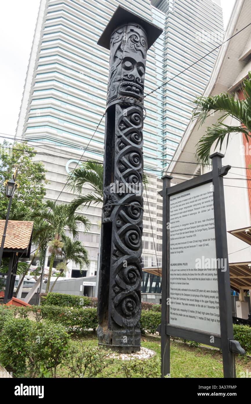 Kelirieng, Burial pole sculpture, Sekapan, 19th century, Muzium Negara ...