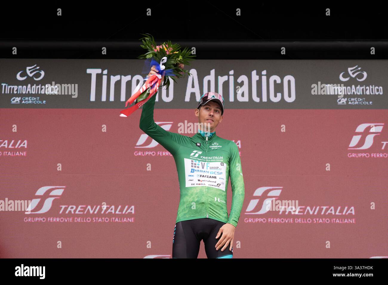 Tarozzi Manuele of Vf Group Bardianicsf-Faizane' jersey verde during ...