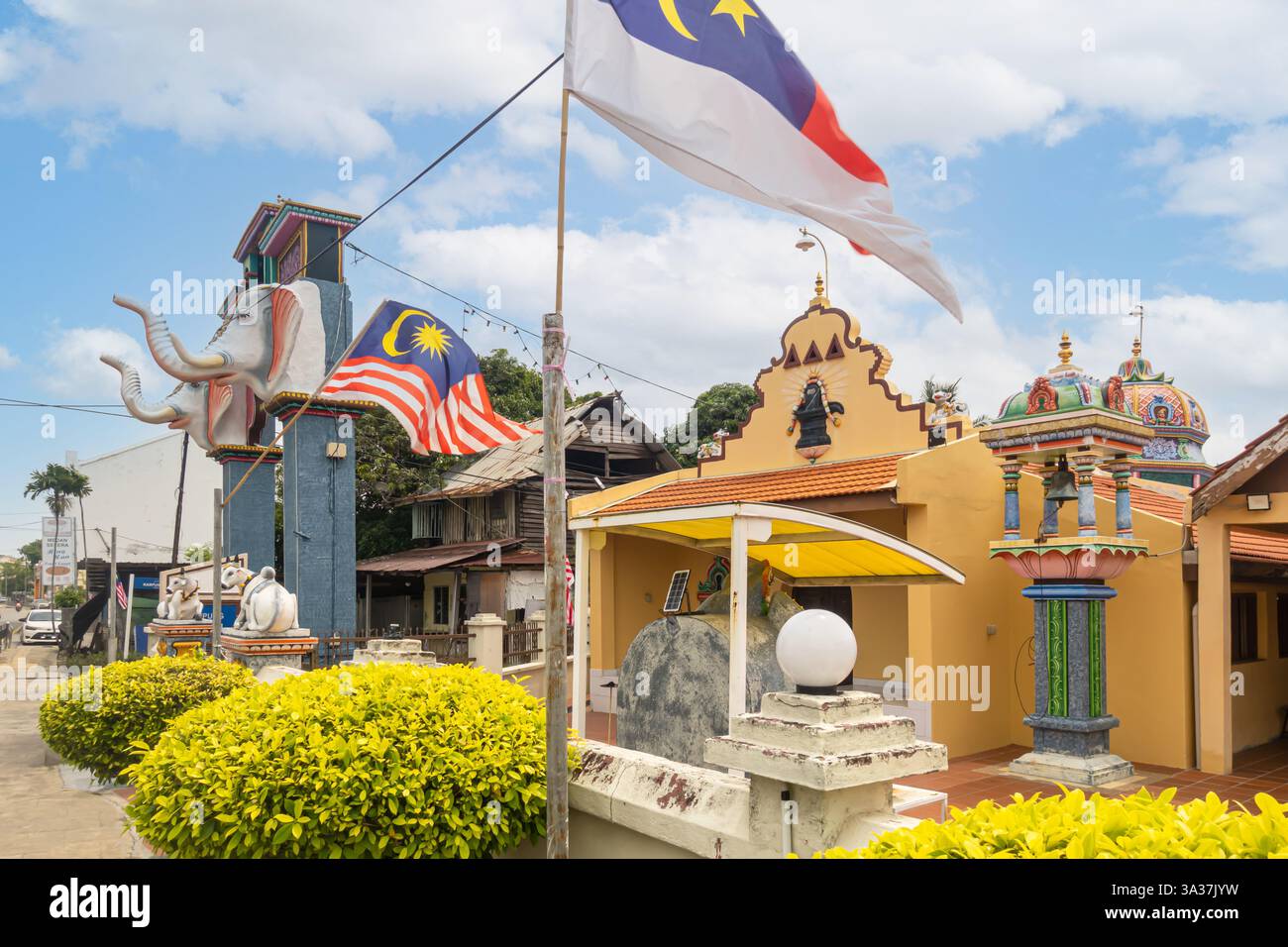 Sri Poyatha Moorthi Temple in Malacca, Malaysia, which is the oldest ...