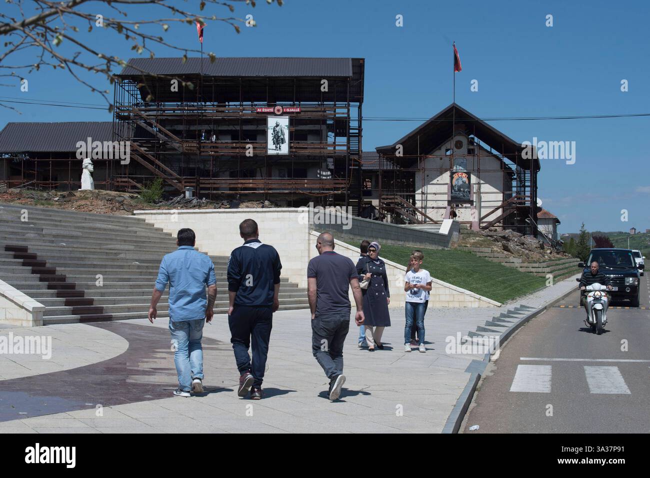 kosovo uck armee in Prekaz Kosovo The Prekaz massacre in kosovo Stock ...