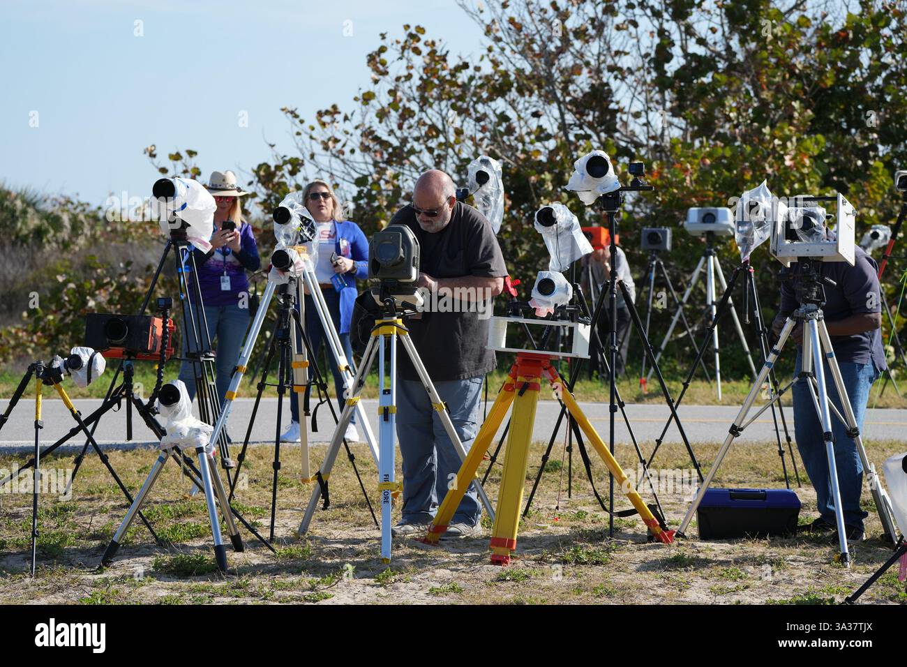 Photographers set up remote cameras to photograph the SpaceX Falcon 9 ...