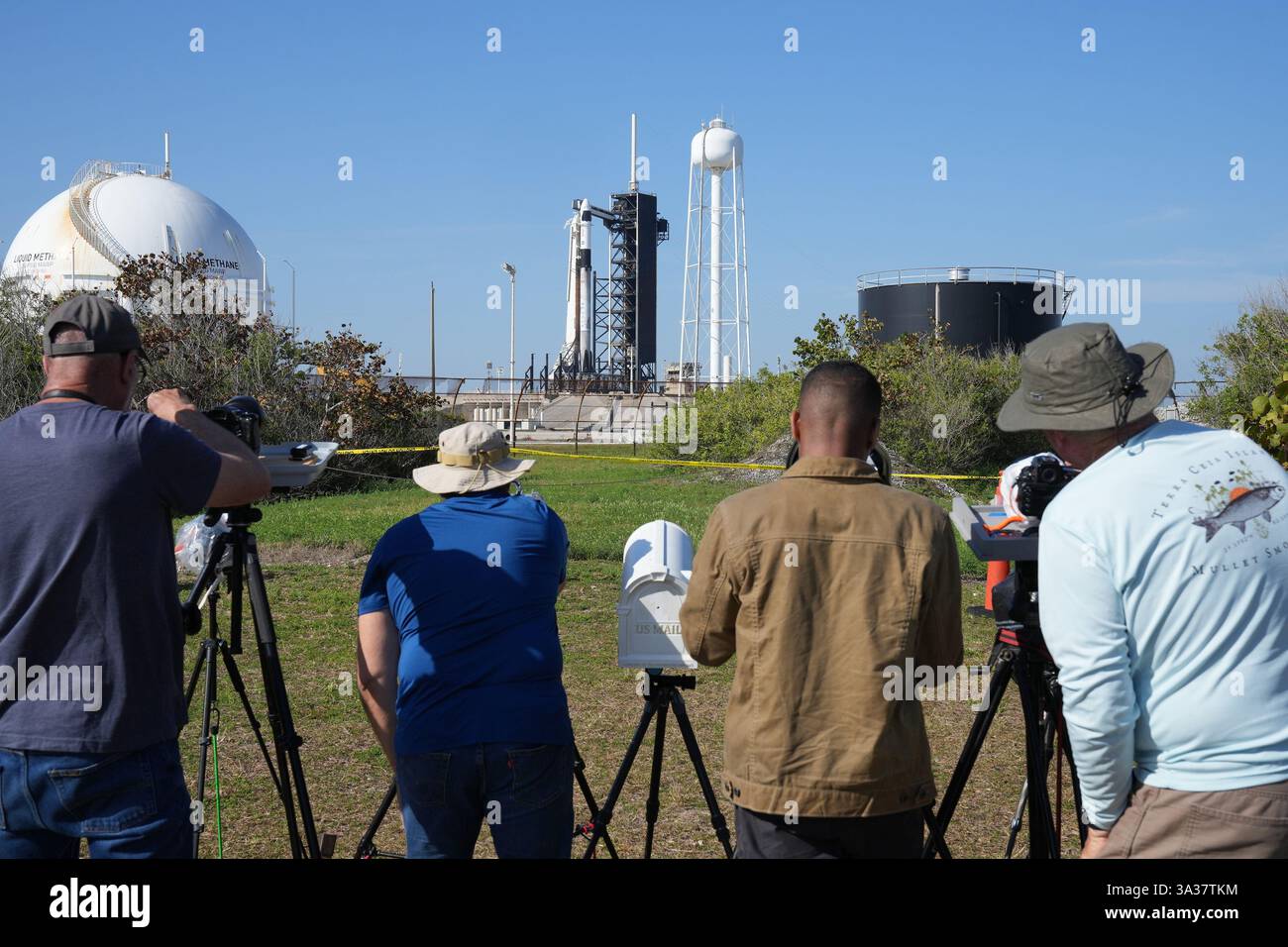 Photographers set up remote cameras to photograph the SpaceX Falcon 9 ...
