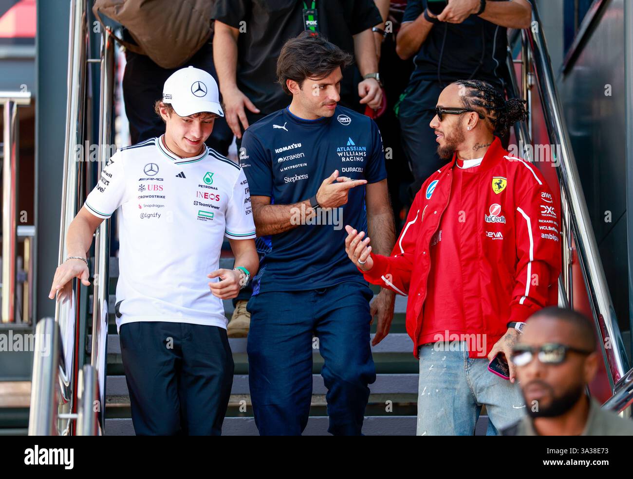 KIMI ANTONELLI Andrea (ita), Mercedes AMG F1 Team W16, SAINZ Carlos (spa), Williams Racing FW47 ...