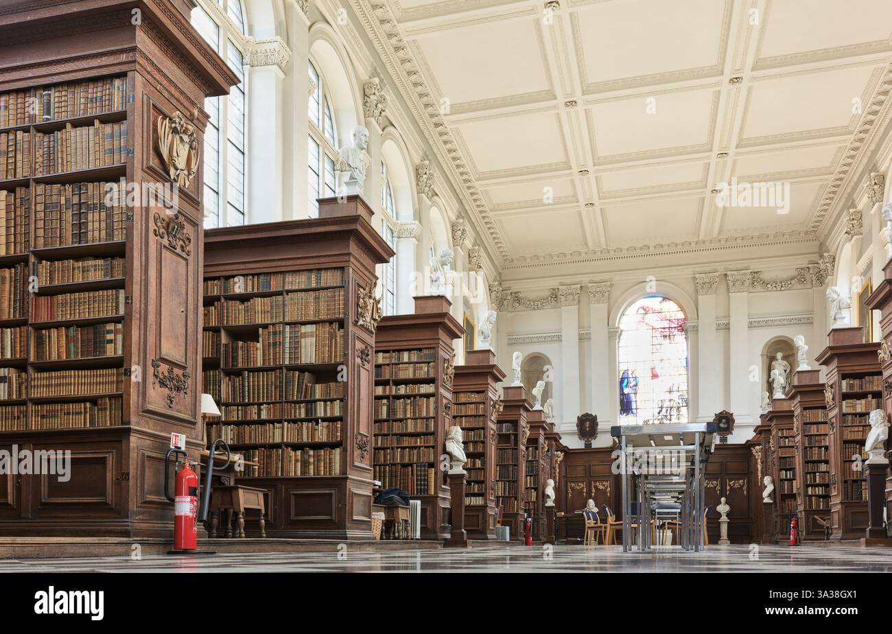 Leather bound books in the Wren library, Trinity College, University of ...