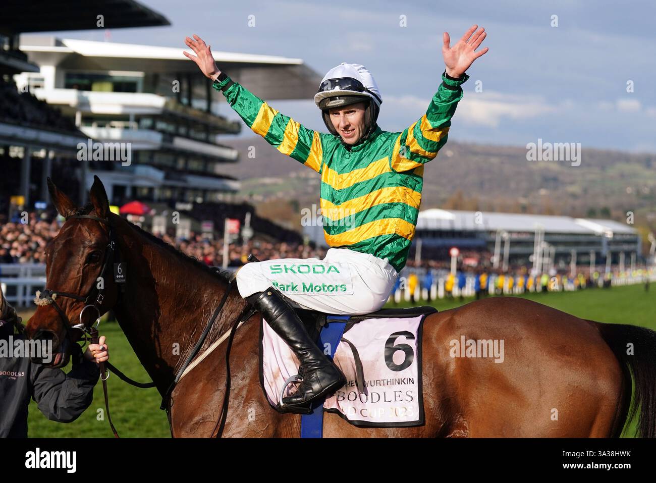 Mark Walsh aboard Inothewayurthinkin after winning the Boodles ...