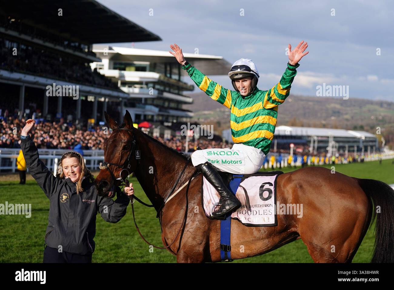 Mark Walsh aboard Inothewayurthinkin after winning the Boodles ...
