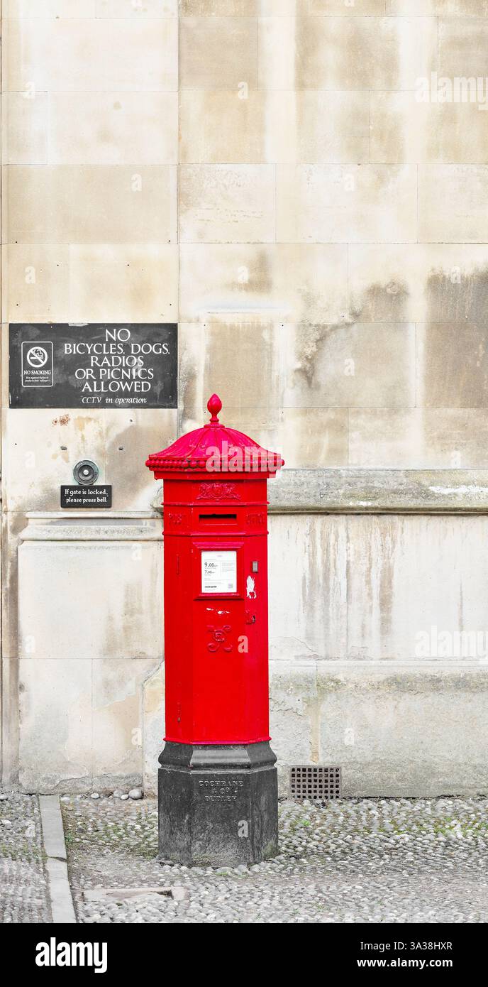 Royal Mail red post box at King's College, University of Cambridge ...