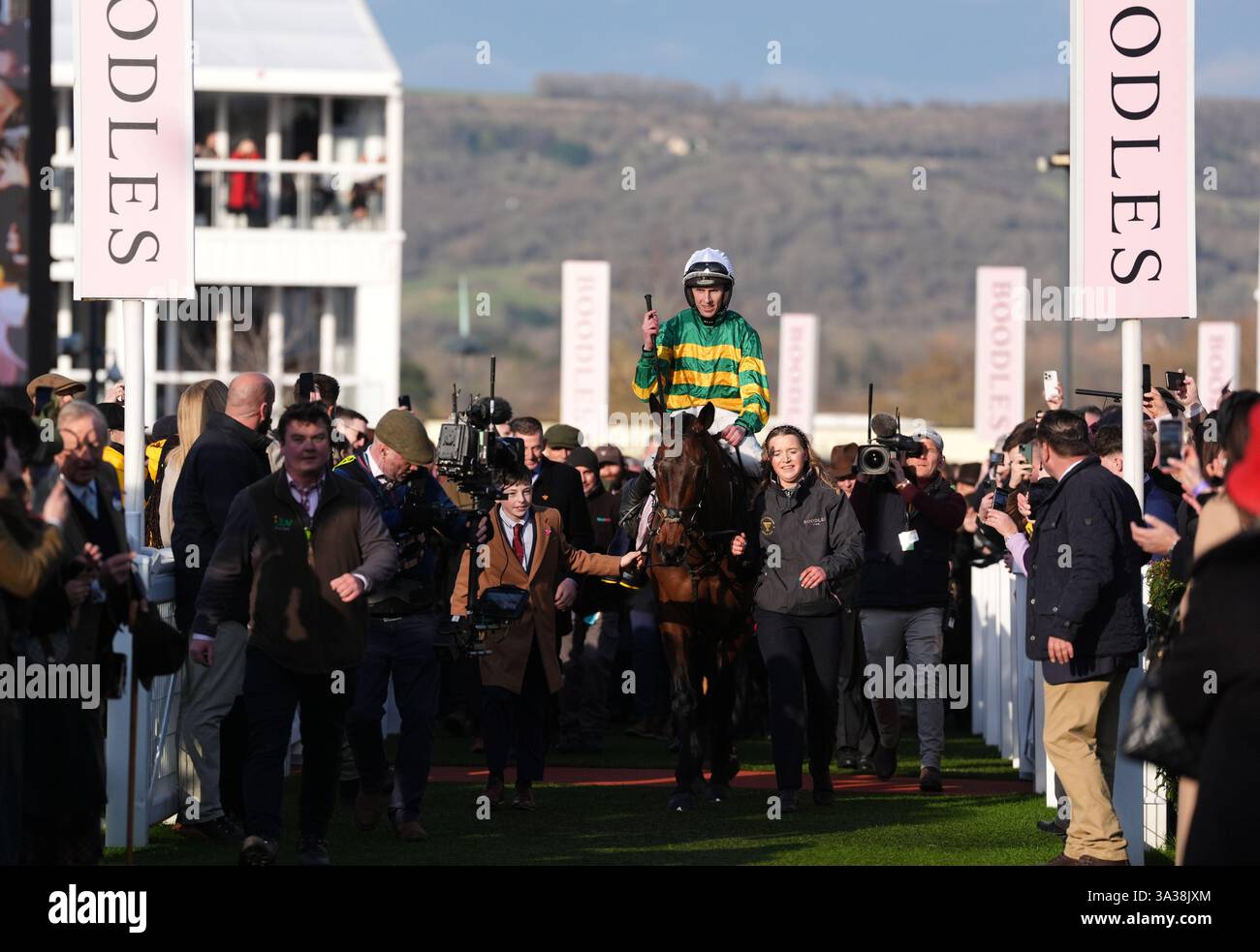 Mark Walsh on board Inothewayurthinkin after winning the Boodles ...