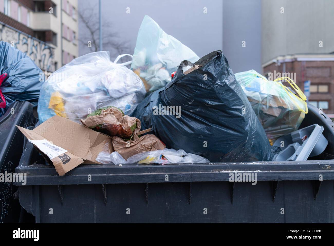 Berliner Stadtreinigung BSR streikt. Deutschland, Berlin am 14. März ...