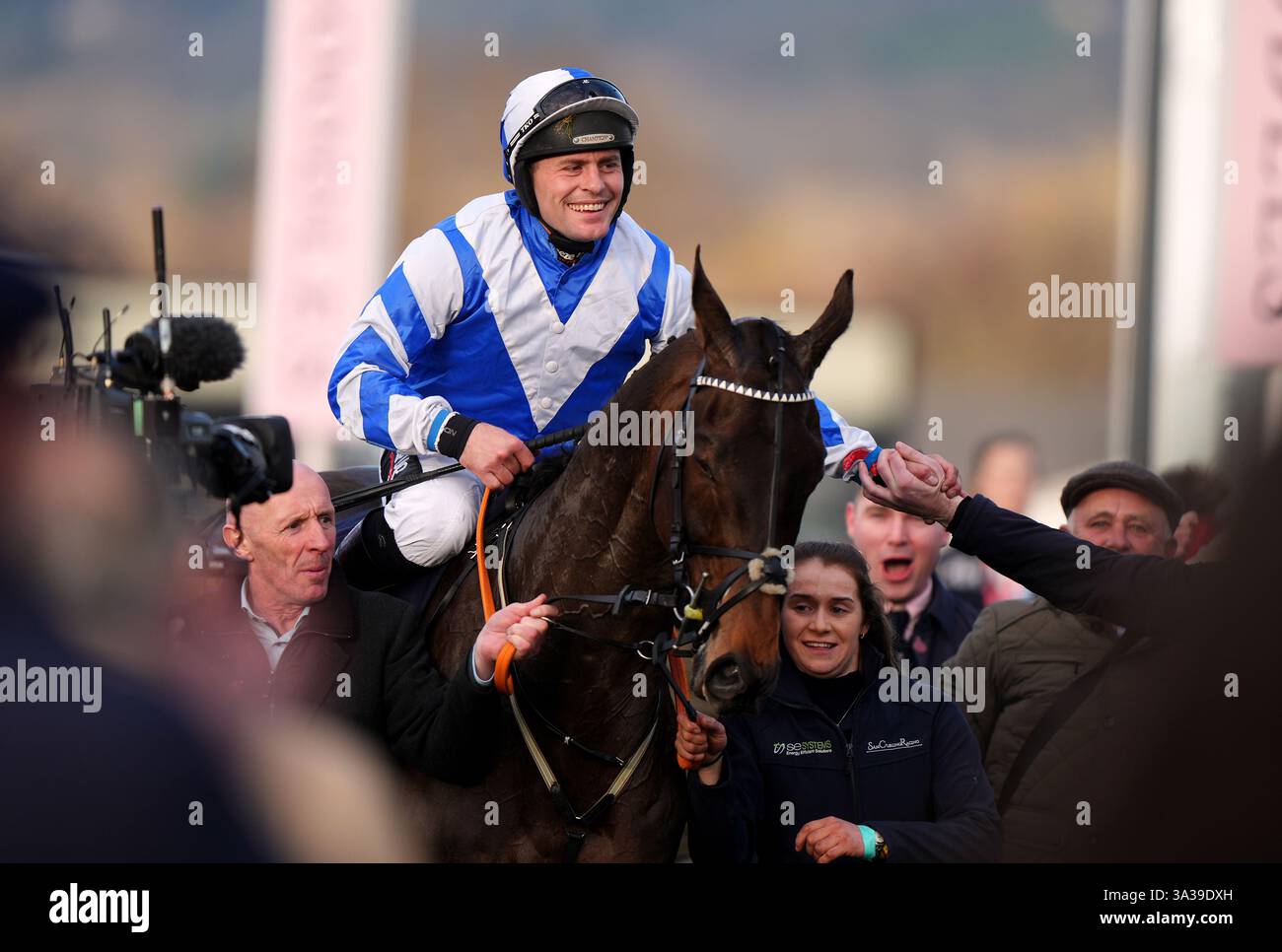 Rob James aboard Wonderwall after winning the St James's Place Festival ...
