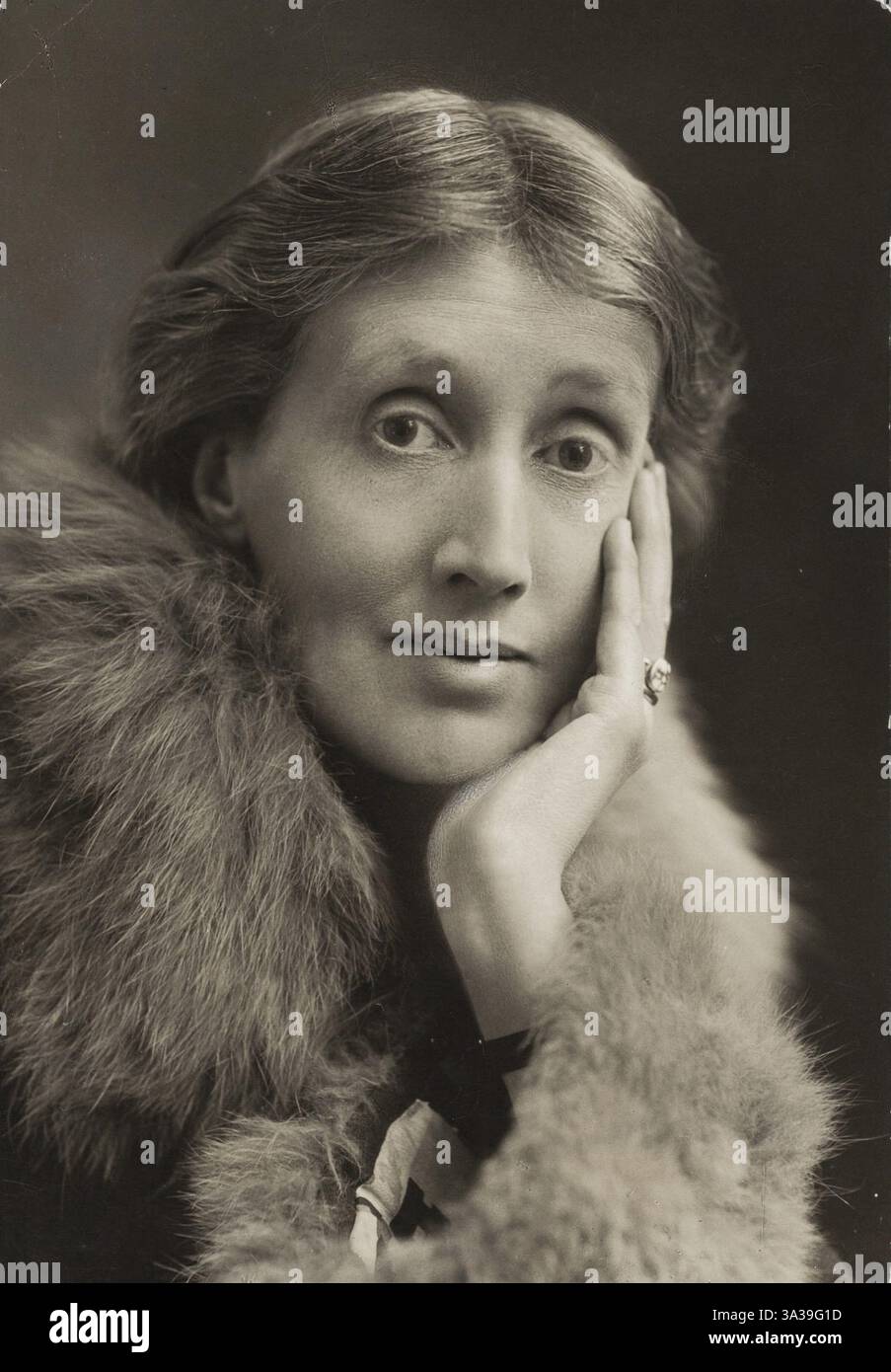 A 1927 portrait of the British writer Virginia Woolf Stock Photo - Alamy
