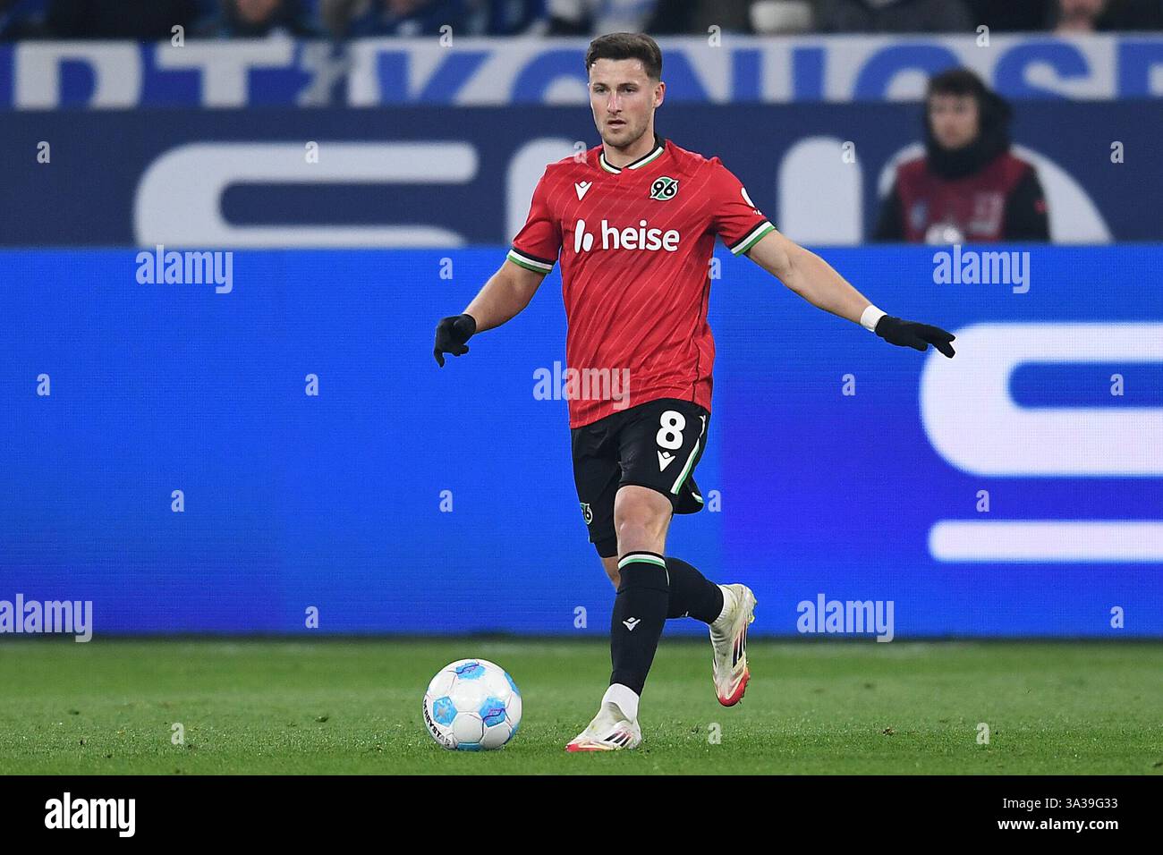 Fussball 2. Bundesliga 26. Spieltag FC Schalke 04 - Hannover 96 am 14. ...