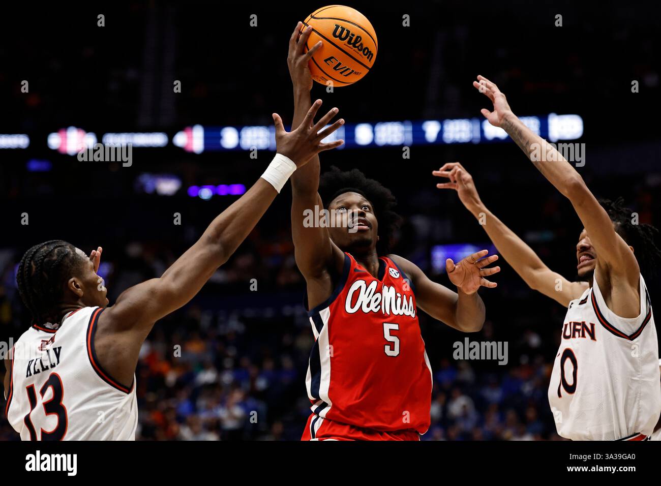 Mississippi guard Jaylen Murray (5) shoots against Auburn guard Miles ...