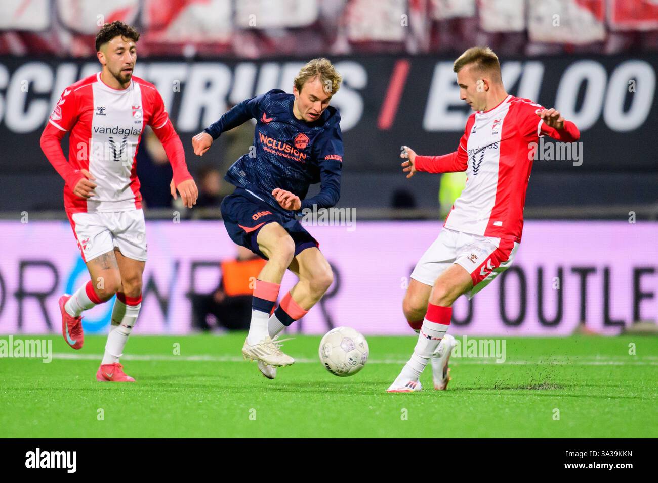 Emmen, Netherlands. 14th Mar, 2025. EMMEN, Stadium Oude Meerdijk, 14-03-2025, season 2024/2025 ...