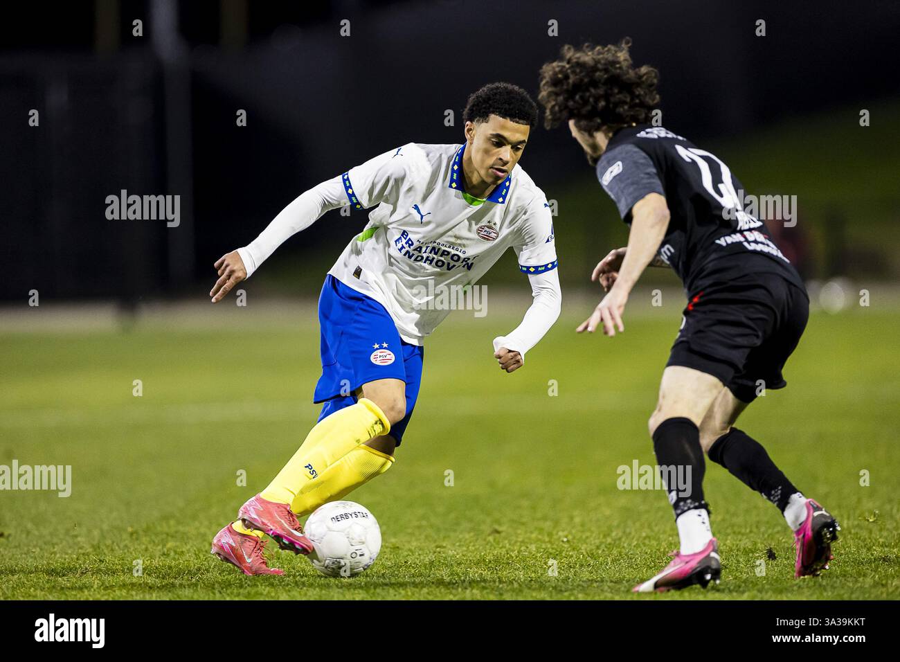 HELMOND, 14-03-2025. GS Staalwerken stadium. Keuken Kampioen Divisie ...