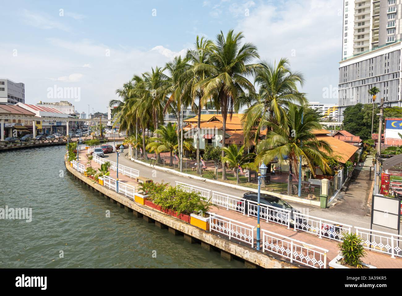 Malay village hi-res stock photography and images - Alamy