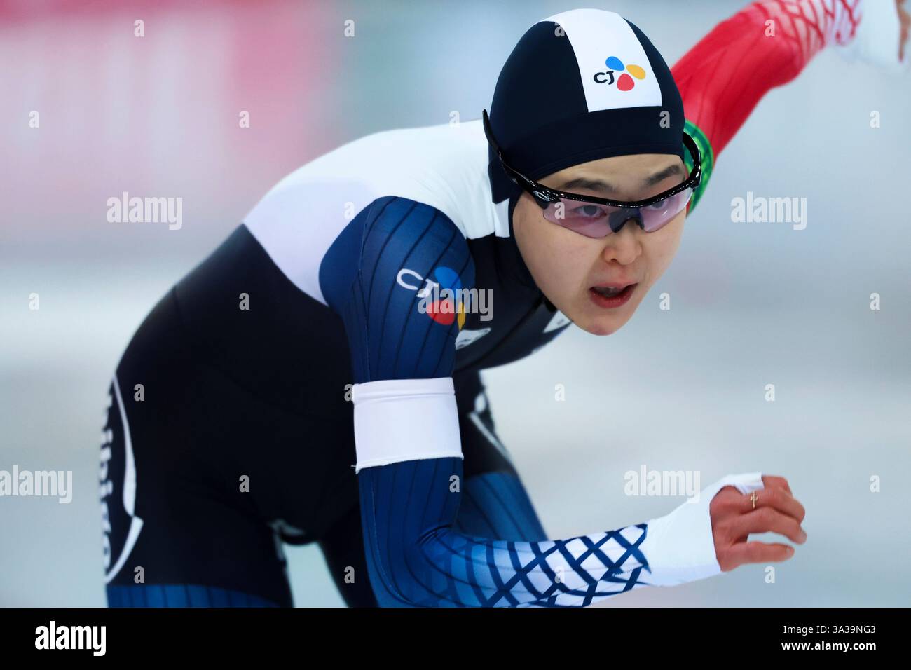 Min-Sun Kim from Republic of Korea in the women's 500 meters at the ...