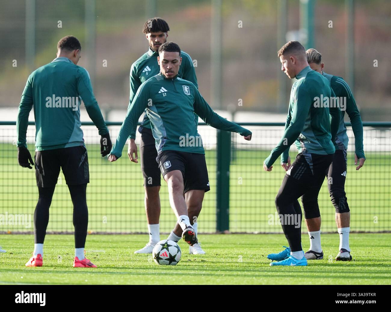 Aston Villa's Morgan Rogers (centre) during the training session at ...