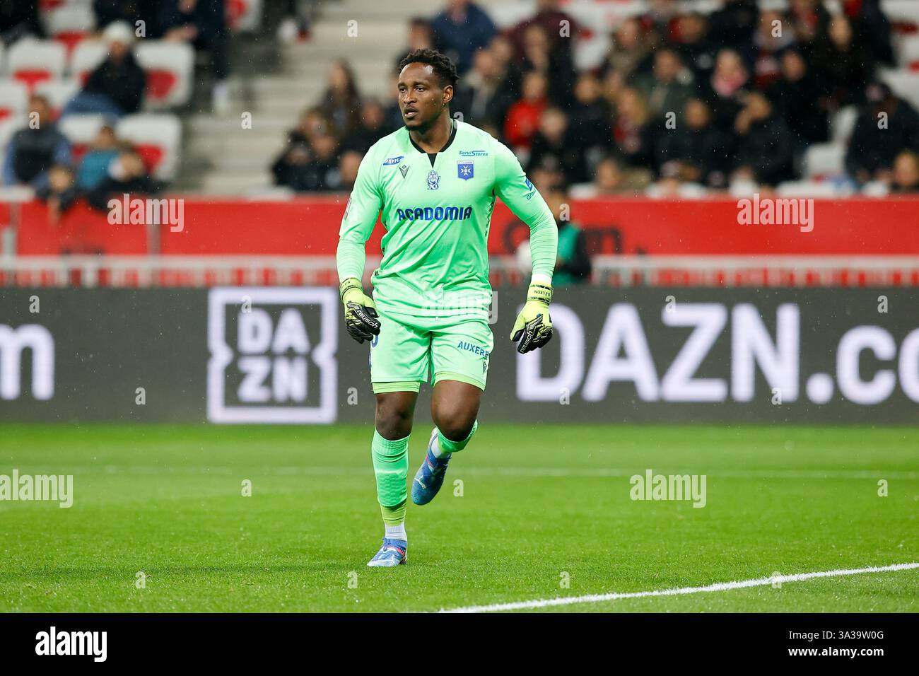 16 Donovan LEON (aja) during the Ligue 1 MacDonald's match between Nice ...