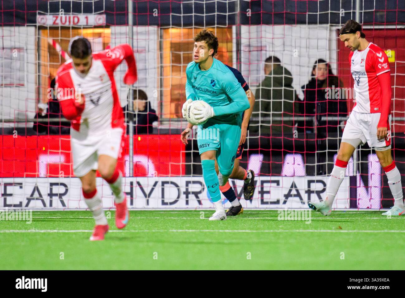 Emmen, Netherlands. 14th Mar, 2025. EMMEN, Stadium Oude Meerdijk, 14-03-2025, season 2024/2025 ...