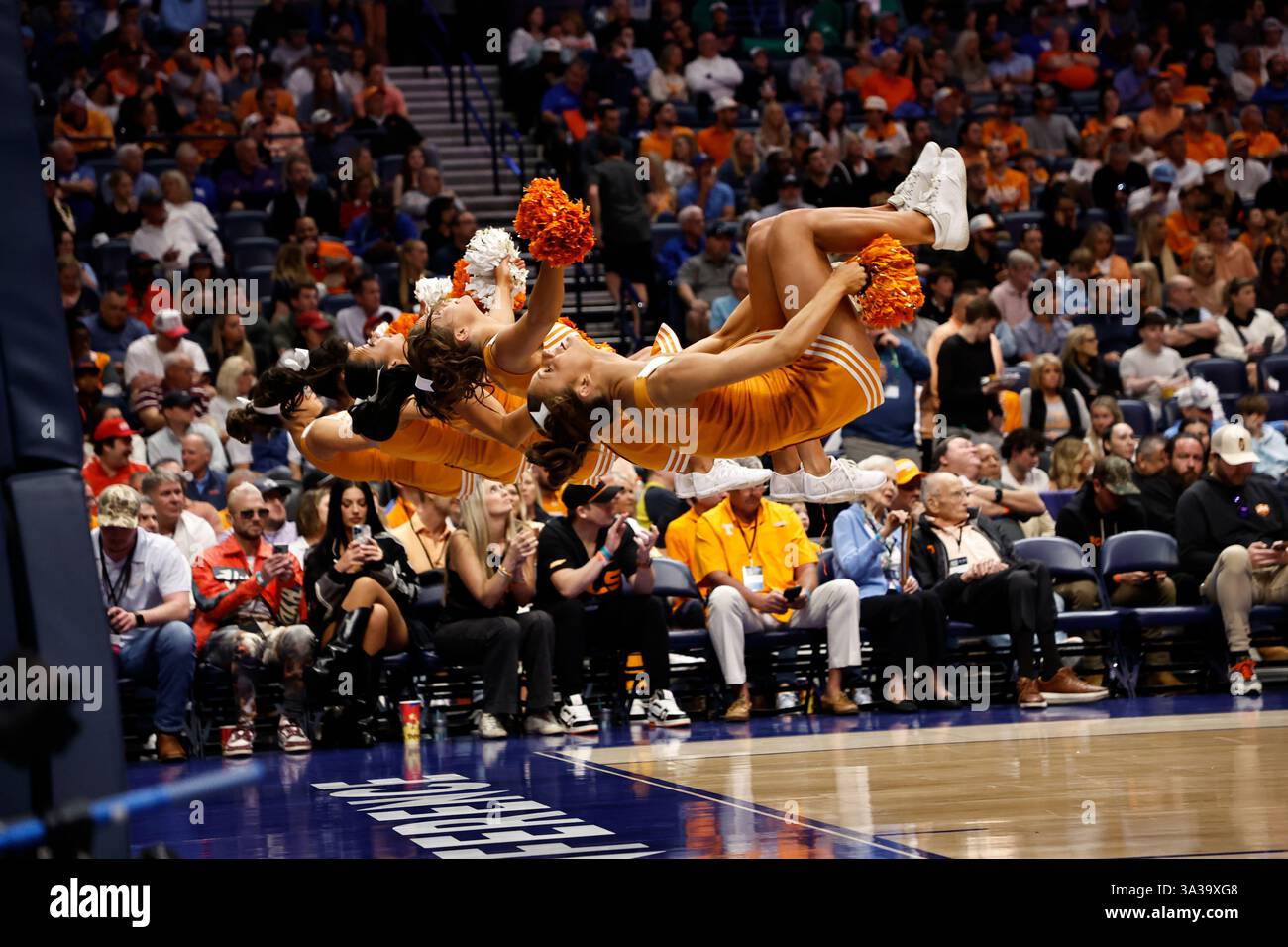 Tennessee cheerleaders perform during the first half of an NCAA college ...