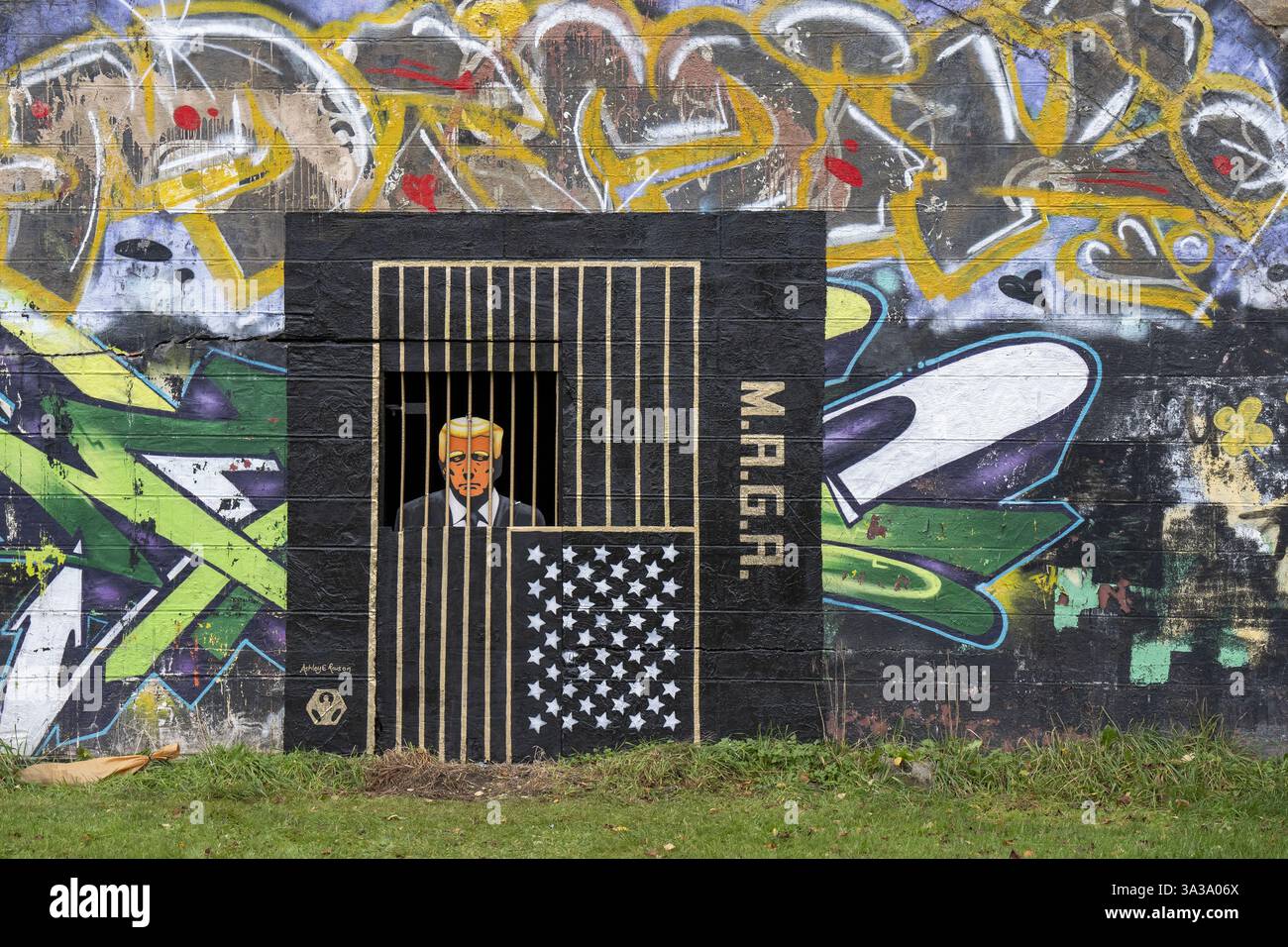 Donald trump behind bars hi-res stock photography and images - Alamy