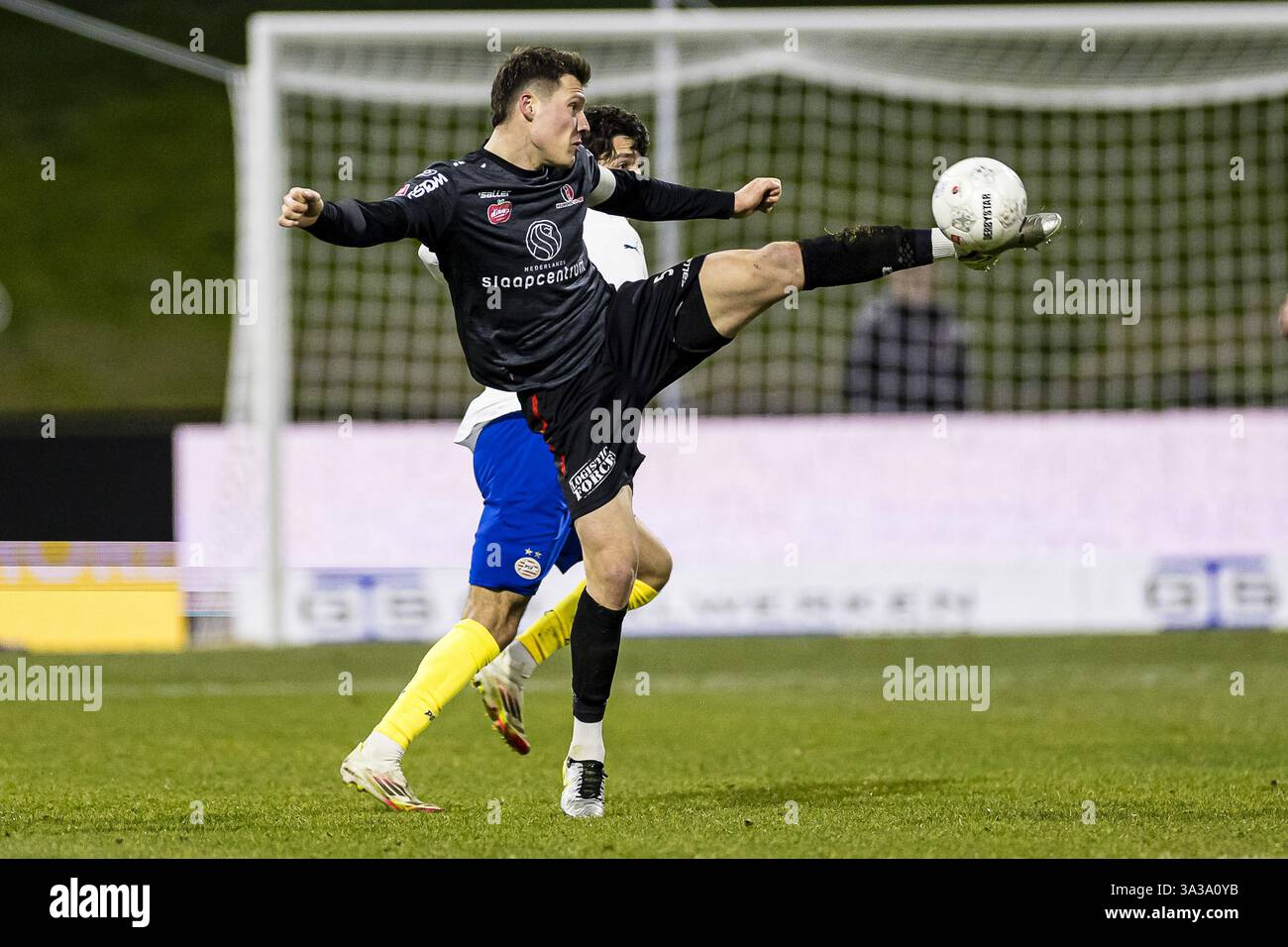 HELMOND, 14-03-2025. GS Staalwerken stadium. Keuken Kampioen Divisie ...