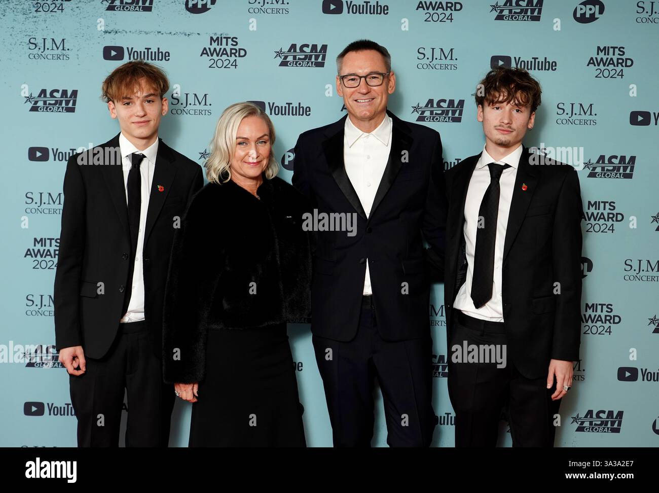 Nadia Iley (centre left) and Jason Iley (centre right) and family ...