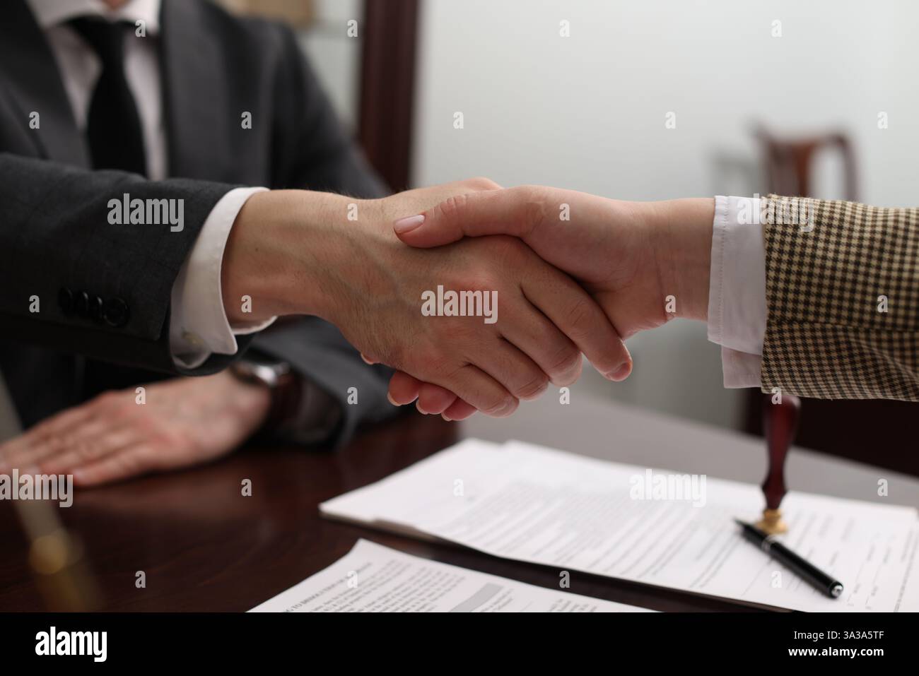 Lawyer working client office legal hi-res stock photography and images ...