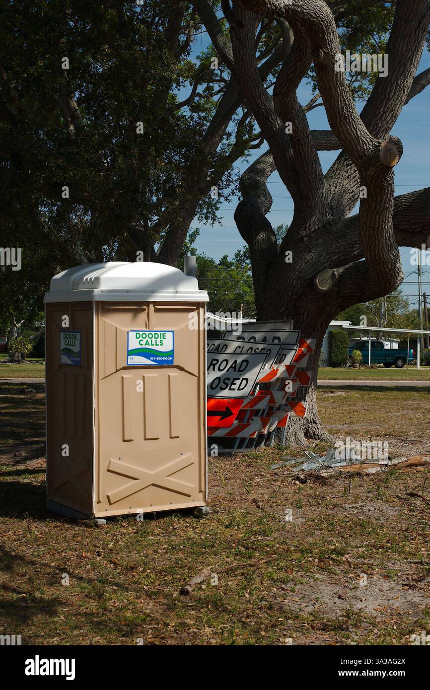 Editorial Use Only March 15, 2025 St. Petersburg, FL, USA White and tan ...