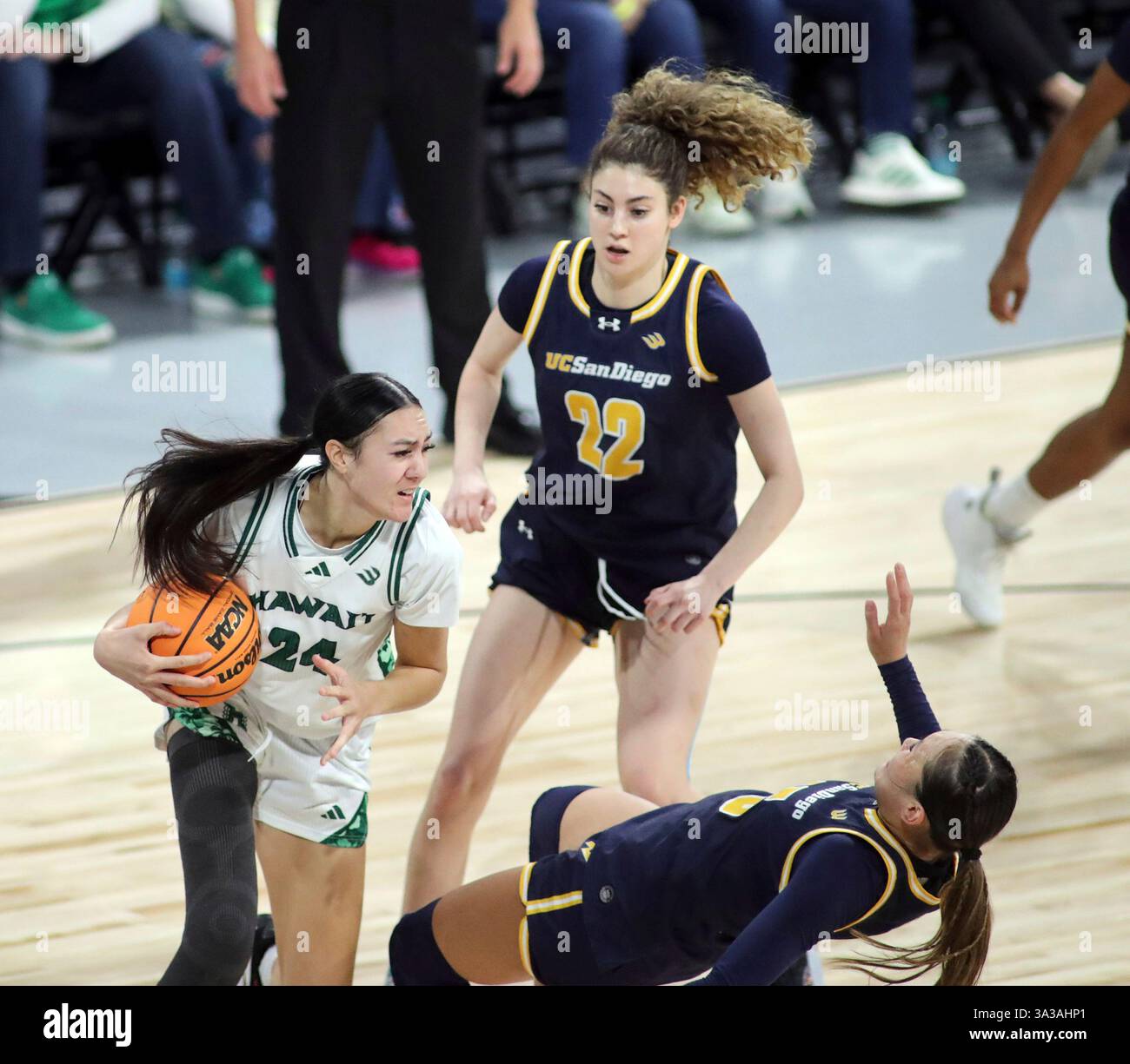 March 14, 2025 - Hawai'i Rainbow Wahine center Ritorya Tamilo #24 ...