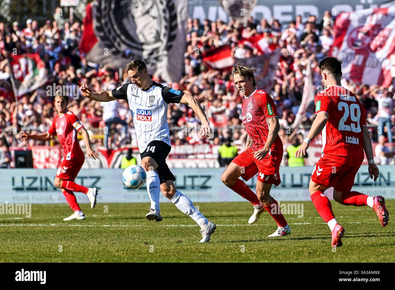 08.03.2025, Donaustadion, Ulm, GER, 2. BL, SSV Ulm 1846 vs 1. FC K?ln, im Bild Dennis Dressel ...