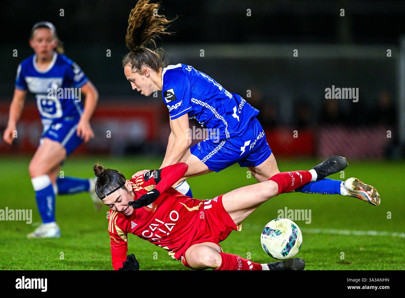 Gent, Belgium. 14th Mar, 2025. Noemie Gelders (10) of Standard and ...