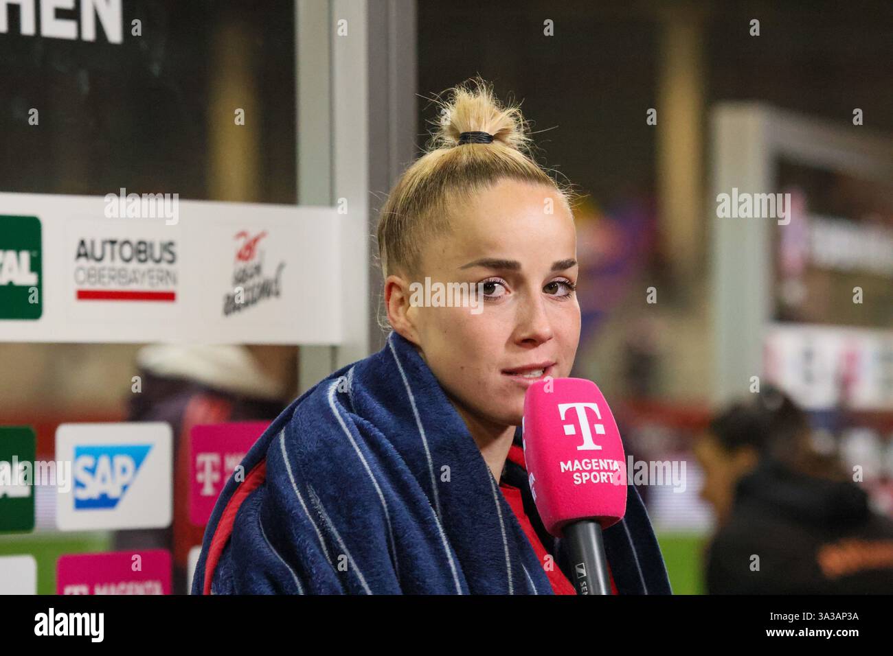 München, Deutschland 14. März 2025: 1. BL - Frauen - 2024/2025 - FC Bayern München vs. VfL ...