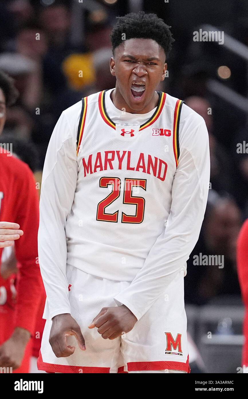 Maryland center Derik Queen (25) reacts to a play against Illinois ...