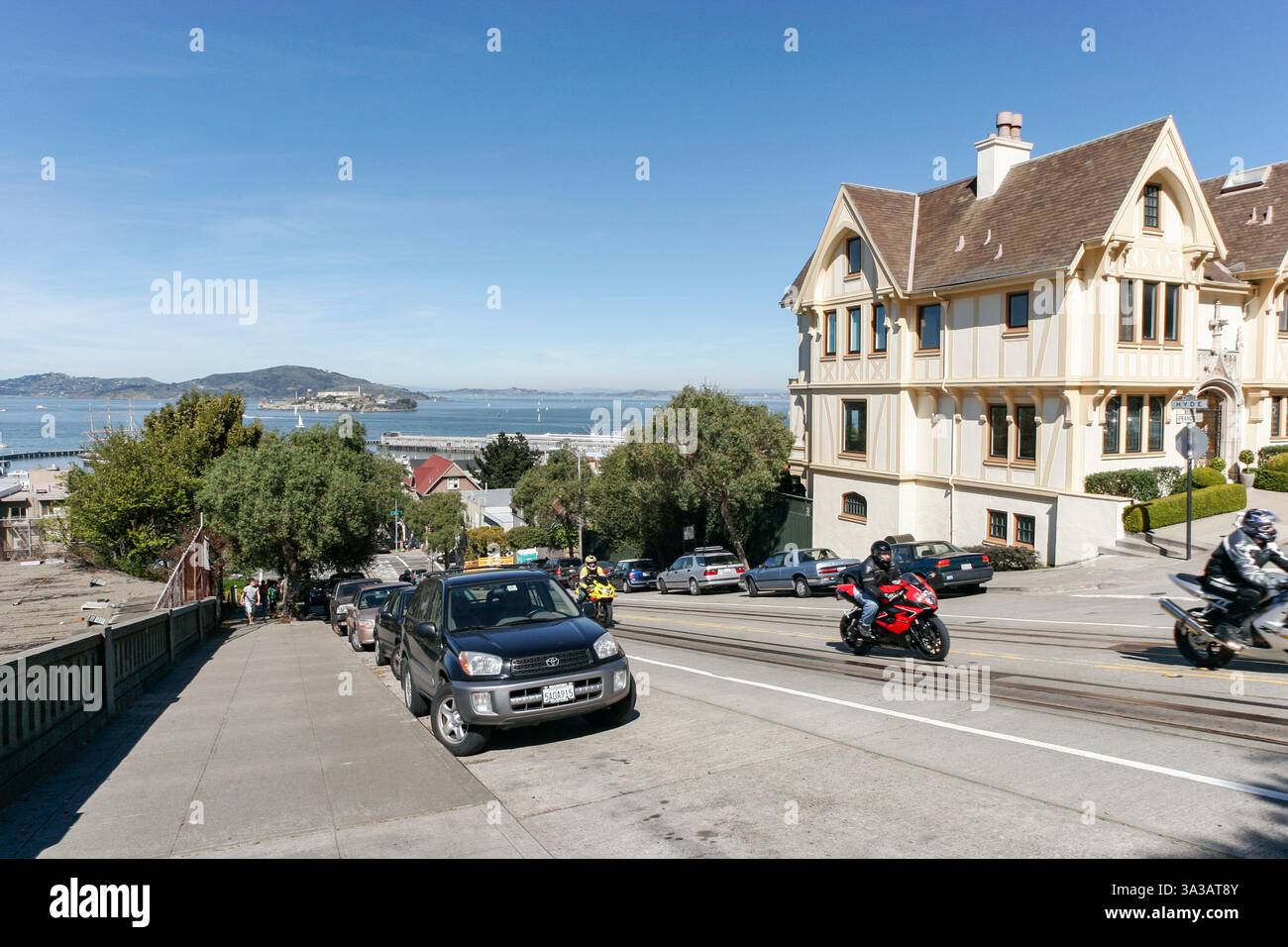 Harbor area, San Francisco street scenebuildings and activity Stock ...