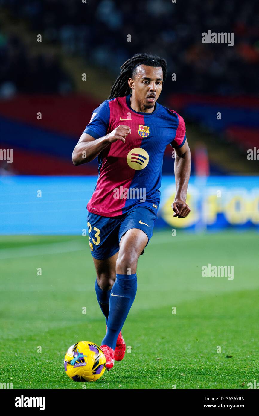 Jules kounde barcelona 2025 hi-res stock photography and images - Alamy