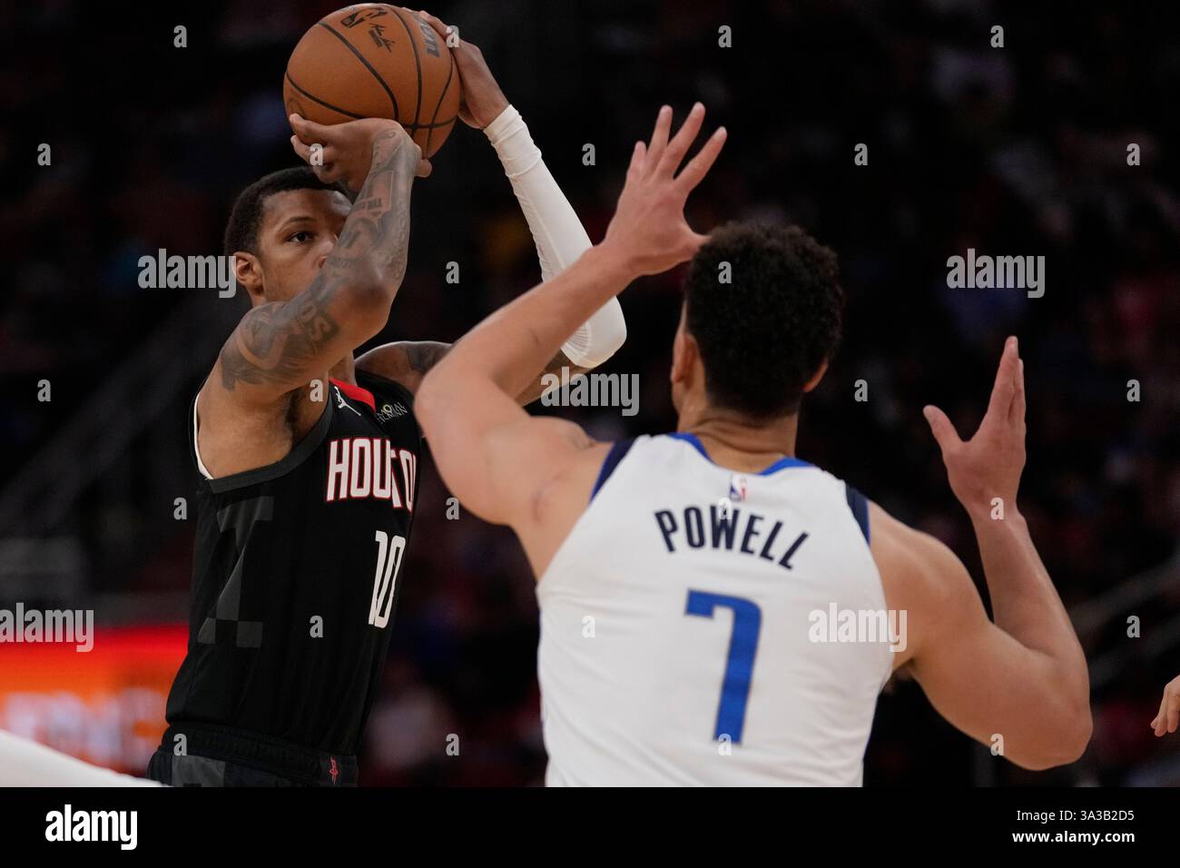 Houston Rockets forward Jabari Smith Jr. (10) shoots against Dallas ...