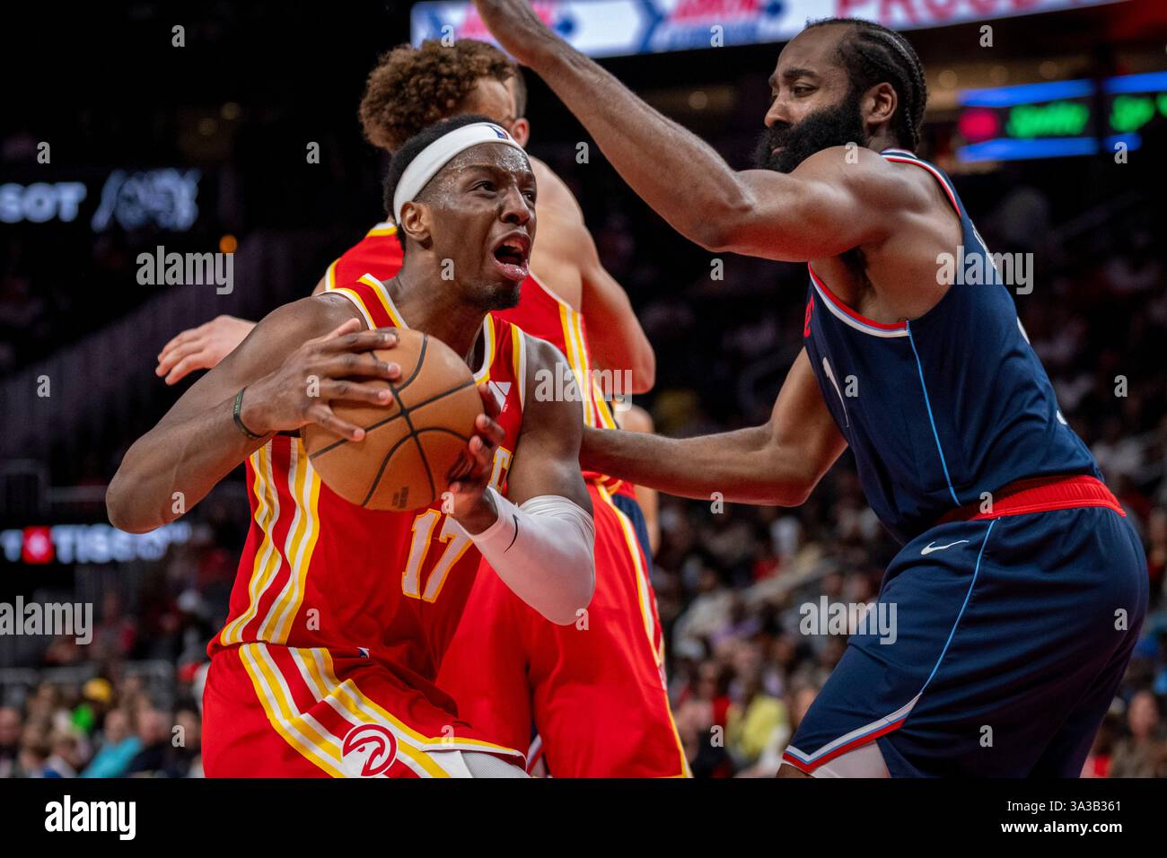 Atlanta Hawks forward Onyeka Okongwu (17) handles the ball against Los ...